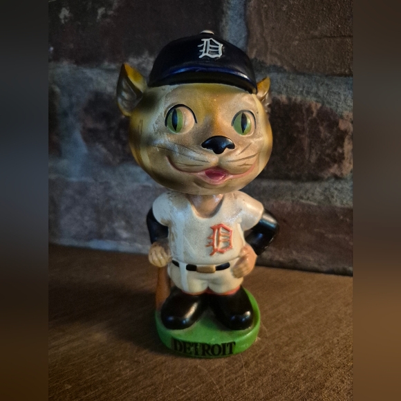 Vintage Bobble Head | Toys | Detroit Tigers Bobblehead Figurine Vintage ...